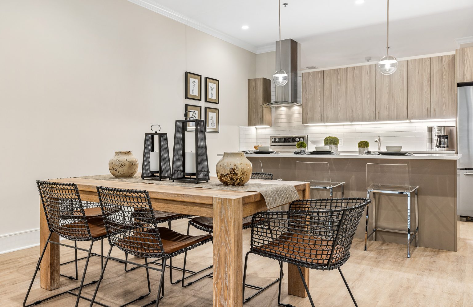 Maeve on Lake - The Best Luxury Apartment Buildings in Chicago: West Loop, Oak Park, Evanston ...